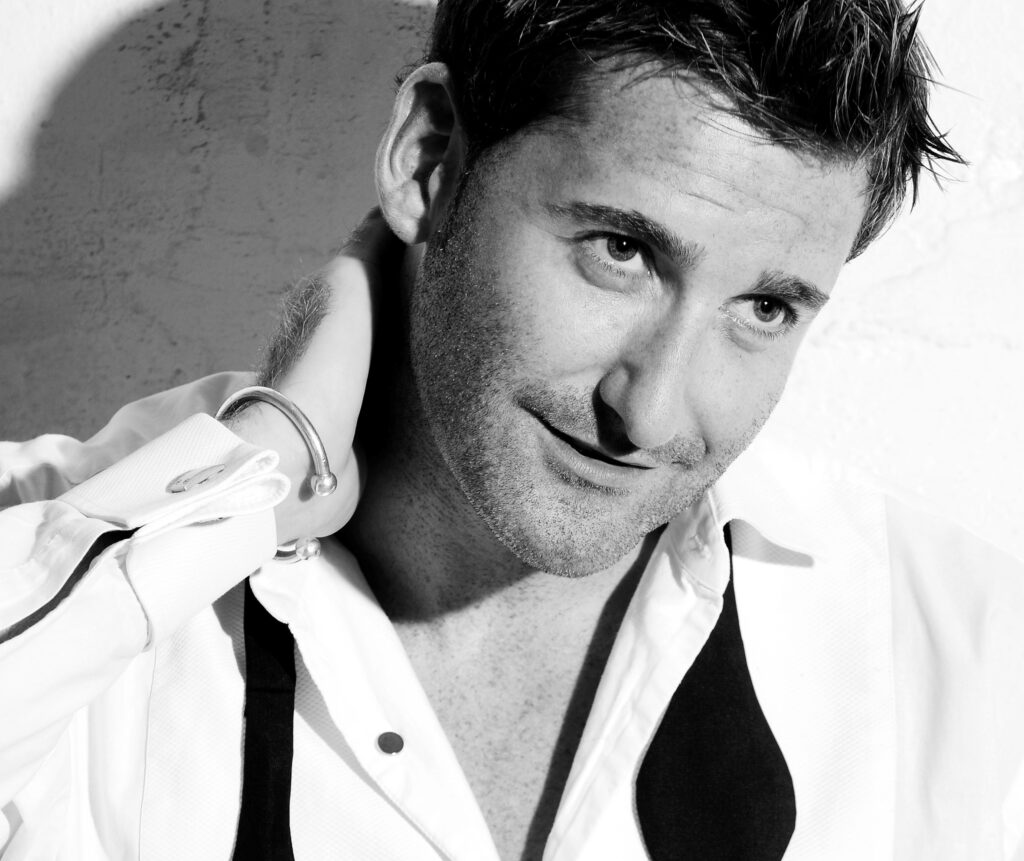 Paul Byrom - Crossover Tenor - Audionetworks